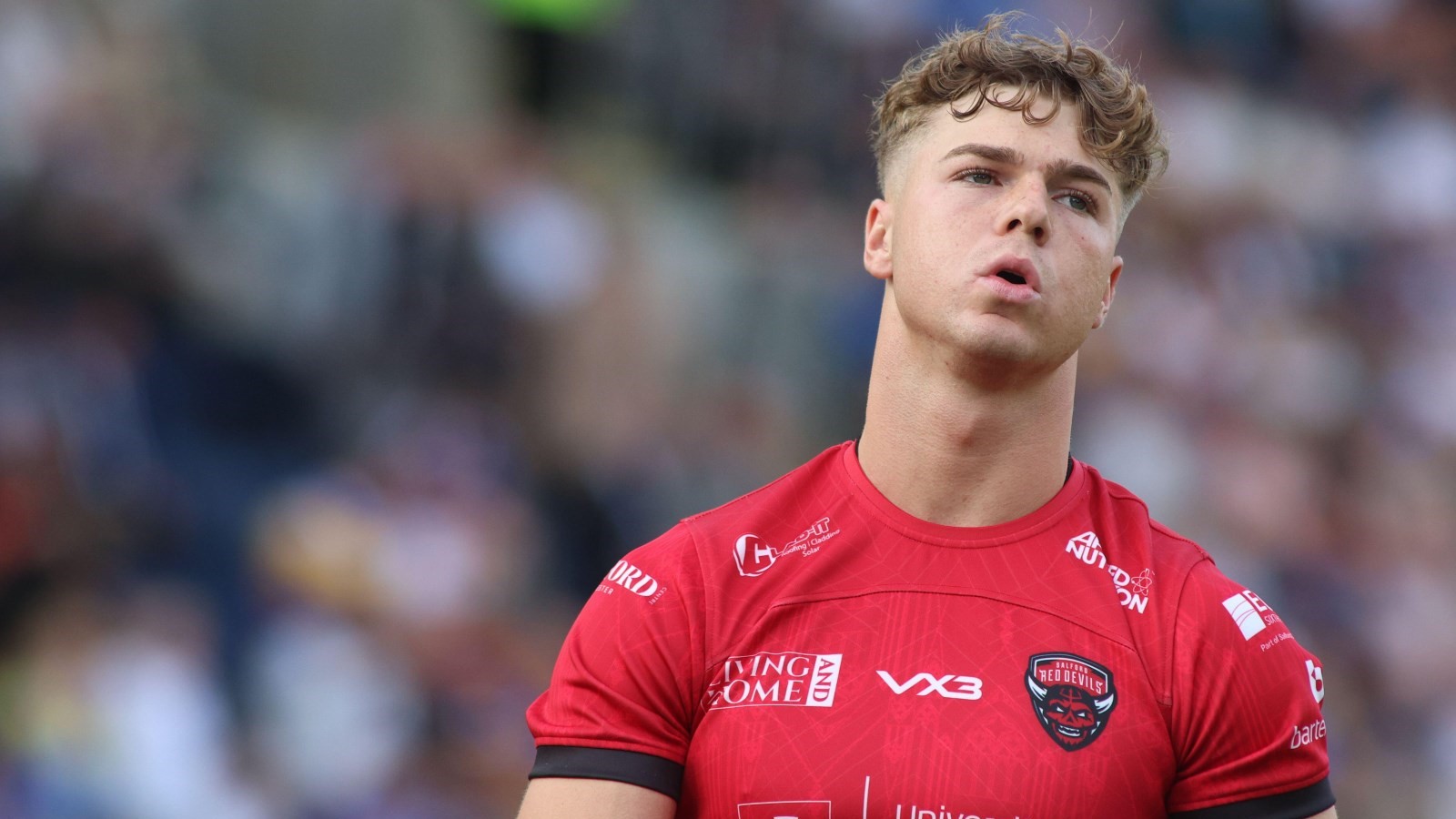 Salford Red Devils handed rare transfer boost as rugby union convert signs